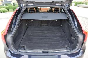 Blue Volvo V90 2017 in Vilnius, with an engine capacity of 1.97 L and mileage of 240 thousand km for 16999 €, photo 42 on AUTOMOTO.COM.LV