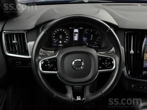 Blue Volvo V90 2017 in Valmiera, with an engine capacity of 2.00 L and mileage of 158 thousand km for 19400 €, photo 10 on AUTOMOTO.COM.LV