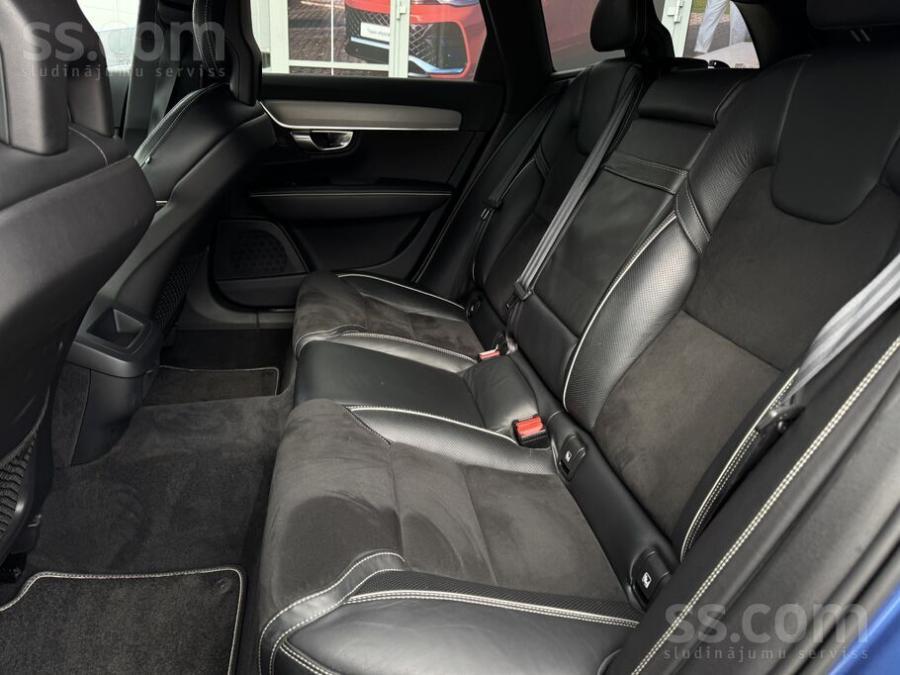 Blue Volvo V90 2017 in Valmiera, with an engine capacity of 2.00 L and mileage of 158 thousand km for 19400 €, photo 23 on AUTOMOTO.COM.LV