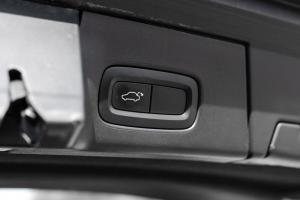 Blue Volvo V90 2017 in Riga, with an engine capacity of 2.00 L and mileage of 261 thousand km for 13950 €, photo 10 on AUTOMOTO.COM.LV