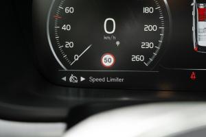 Blue Volvo V90 2017 in Riga, with an engine capacity of 2.00 L and mileage of 261 thousand km for 13950 €, photo 19 on AUTOMOTO.COM.LV