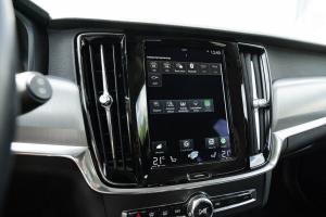 Blue Volvo V90 2017 in Riga, with an engine capacity of 2.00 L and mileage of 261 thousand km for 13950 €, photo 25 on AUTOMOTO.COM.LV
