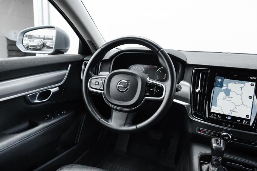 Blue Volvo V90 2017 in Riga, with an engine capacity of 2.00 L and mileage of 261 thousand km for 13950 €, photo 28 on AUTOMOTO.COM.LV