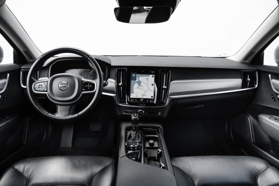 Blue Volvo V90 2017 in Riga, with an engine capacity of 2.00 L and mileage of 261 thousand km for 13950 €, photo 29 on AUTOMOTO.COM.LV