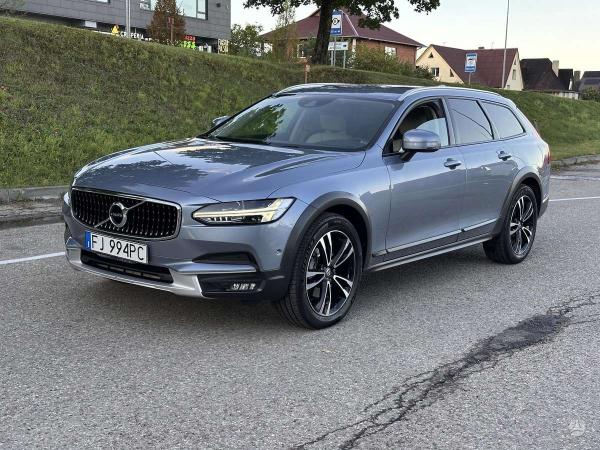 Blue Volvo V90 2017 in Jonava, with an engine capacity of 2.00 L and mileage of 287 thousand km for 18800 €, photo 4 on AUTOMOTO.COM.LV