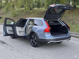 Zils Volvo V90 2017 Jonava, ar dzinēja tilpumu 2.00 L un nobraukumu 287 tūkst. km par 18800 €, foto 9 vietnē AUTOMOTO.COM.LV