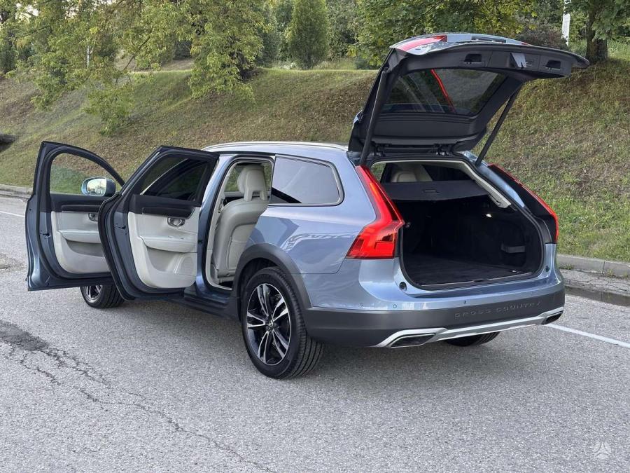 Zils Volvo V90 2017 Jonava, ar dzinēja tilpumu 2.00 L un nobraukumu 287 tūkst. km par 18800 €, foto 9 vietnē AUTOMOTO.COM.LV