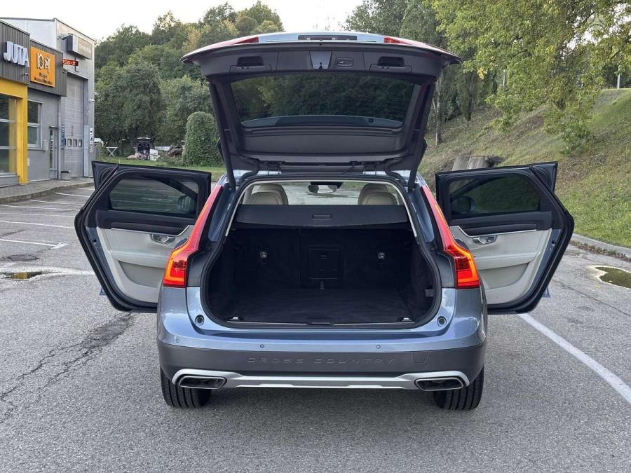 Zils Volvo V90 2017 Jonava, ar dzinēja tilpumu 2.00 L un nobraukumu 287 tūkst. km par 18800 €, foto 10 vietnē AUTOMOTO.COM.LV