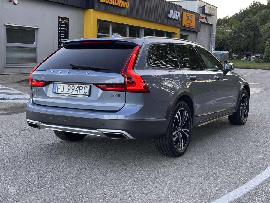 Zils Volvo V90 2017 Jonava, ar dzinēja tilpumu 2.00 L un nobraukumu 287 tūkst. km par 18800 €, foto 12 vietnē AUTOMOTO.COM.LV