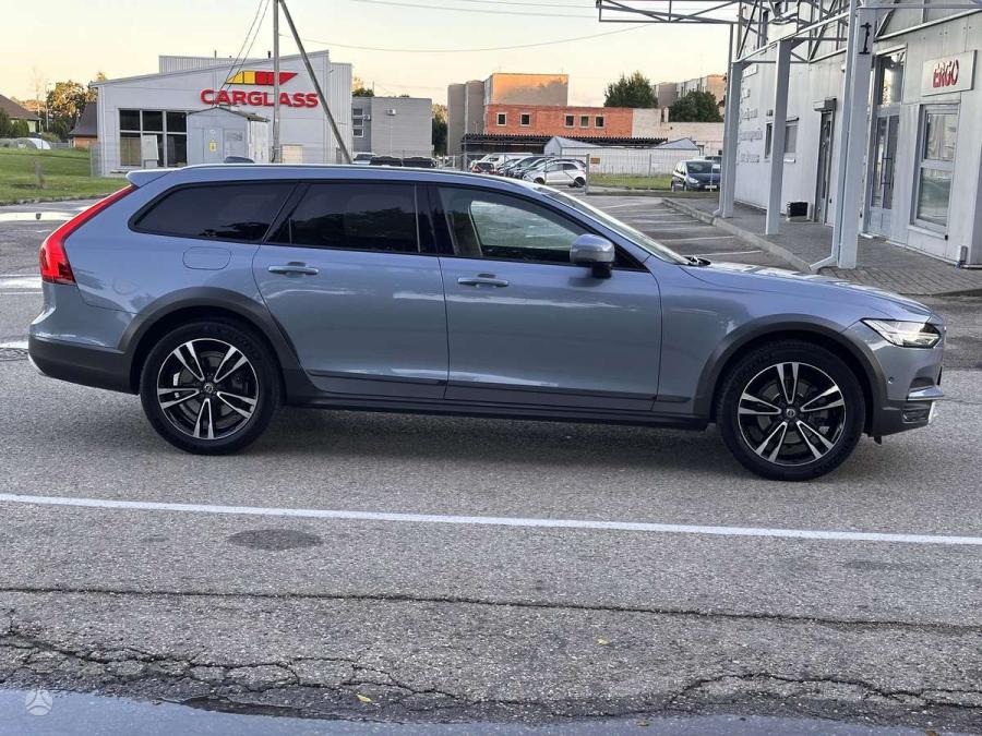 Zils Volvo V90 2017 Jonava, ar dzinēja tilpumu 2.00 L un nobraukumu 287 tūkst. km par 18800 €, foto 13 vietnē AUTOMOTO.COM.LV