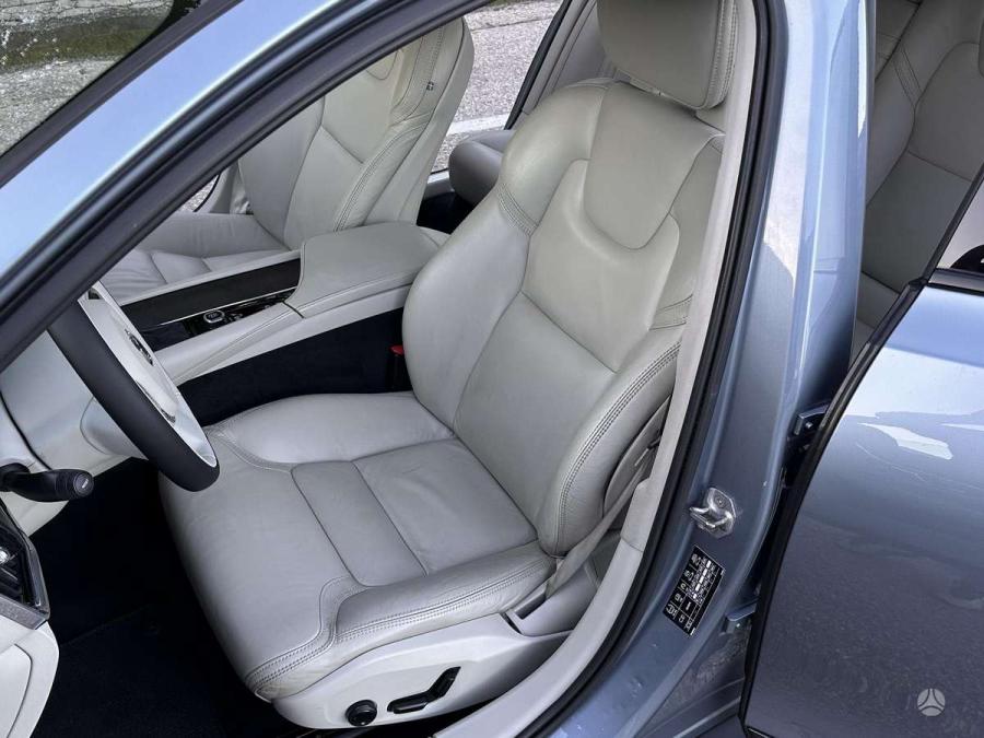 Zils Volvo V90 2017 Jonava, ar dzinēja tilpumu 2.00 L un nobraukumu 287 tūkst. km par 18800 €, foto 19 vietnē AUTOMOTO.COM.LV