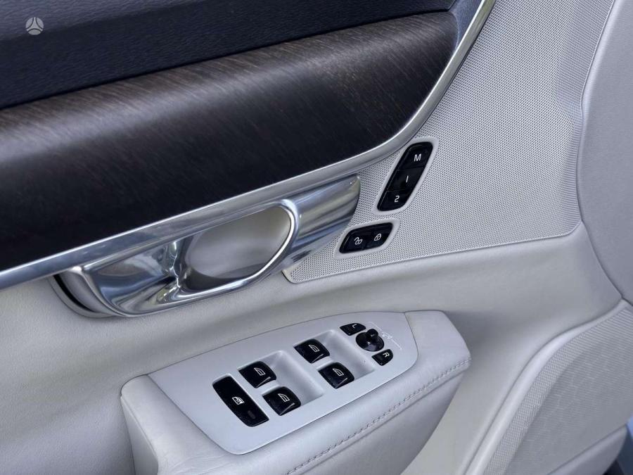 Zils Volvo V90 2017 Jonava, ar dzinēja tilpumu 2.00 L un nobraukumu 287 tūkst. km par 18800 €, foto 20 vietnē AUTOMOTO.COM.LV