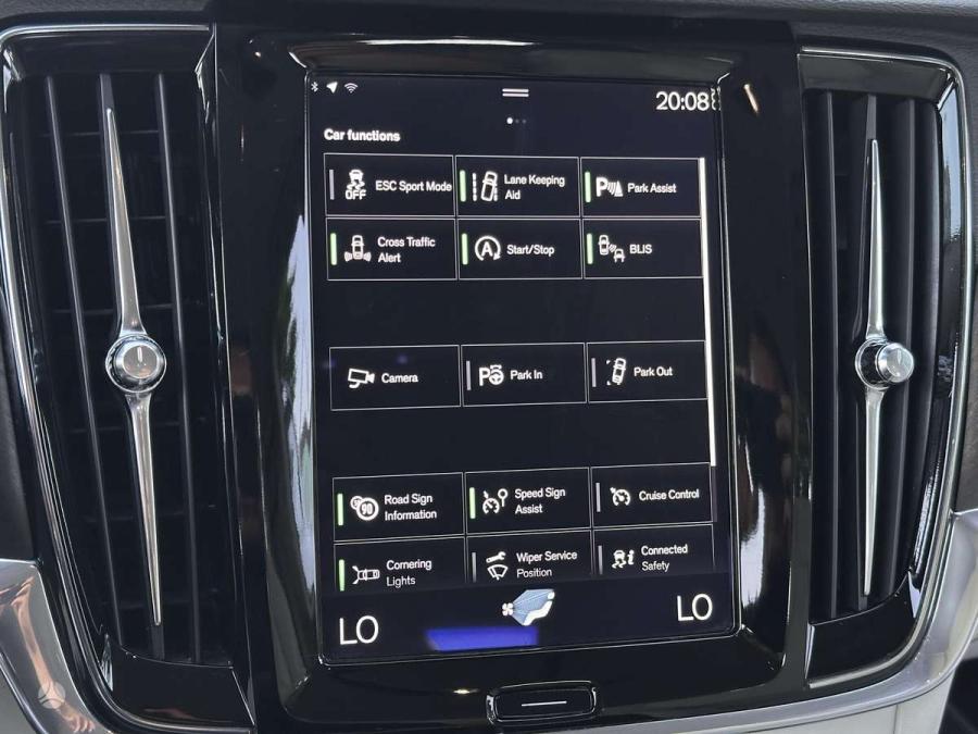 Zils Volvo V90 2017 Jonava, ar dzinēja tilpumu 2.00 L un nobraukumu 287 tūkst. km par 18800 €, foto 24 vietnē AUTOMOTO.COM.LV