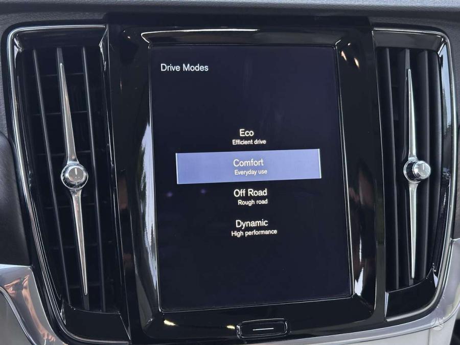 Zils Volvo V90 2017 Jonava, ar dzinēja tilpumu 2.00 L un nobraukumu 287 tūkst. km par 18800 €, foto 27 vietnē AUTOMOTO.COM.LV