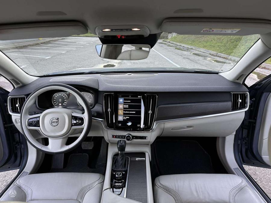 Zils Volvo V90 2017 Jonava, ar dzinēja tilpumu 2.00 L un nobraukumu 287 tūkst. km par 18800 €, foto 32 vietnē AUTOMOTO.COM.LV