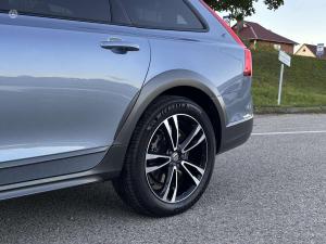 Zils Volvo V90 2017 Jonava, ar dzinēja tilpumu 2.00 L un nobraukumu 287 tūkst. km par 18800 €, foto 38 vietnē AUTOMOTO.COM.LV