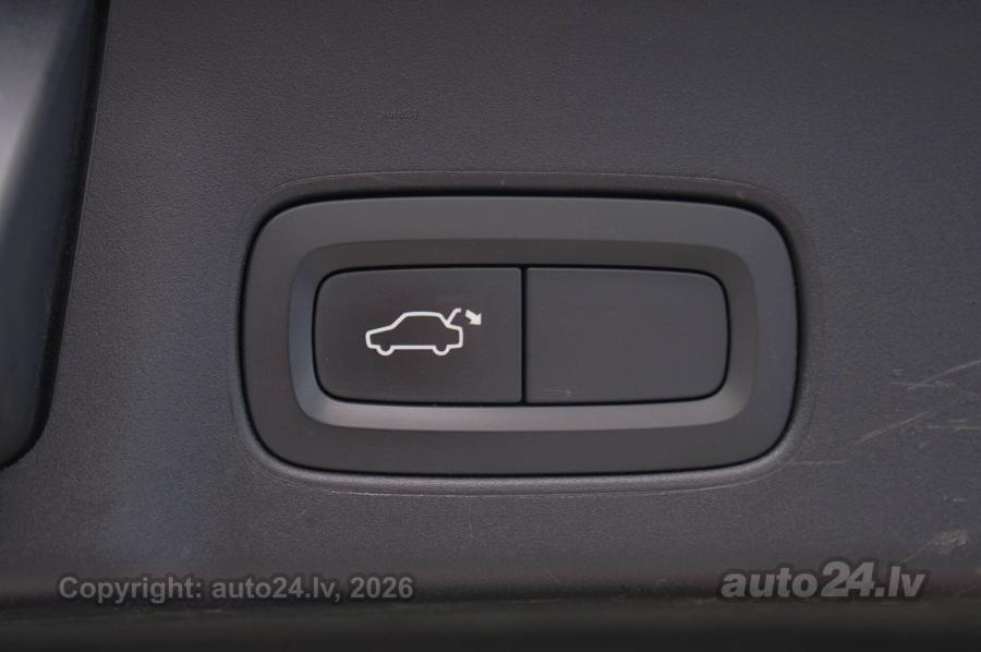 Zils Volvo V90 2017 Tallina, ar dzinēja tilpumu 2.00 L un nobraukumu 217 tūkst. km par 15390 €, foto 13 vietnē AUTOMOTO.COM.LV