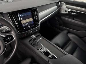 Blue Volvo V90 2017 in Kaunas, with an engine capacity of 1.97 L and mileage of 310 thousand km for 12999 €, photo 18 on AUTOMOTO.COM.LV