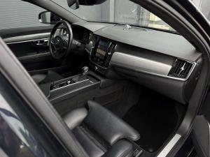 Blue Volvo V90 2017 in Kaunas, with an engine capacity of 1.97 L and mileage of 310 thousand km for 12999 €, photo 19 on AUTOMOTO.COM.LV
