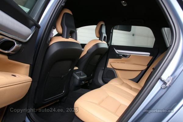 Blue Volvo V90 2018 in Parnu, with an engine capacity of 2.00 L and mileage of 186 thousand km for 19990 €, photo 11 on AUTOMOTO.COM.LV