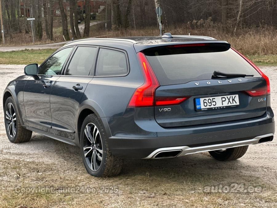 Zils Volvo V90 2018 Tallina, ar dzinēja tilpumu 2.00 L un nobraukumu 130 tūkst. km par 25990 €, foto 5 vietnē AUTOMOTO.COM.LV