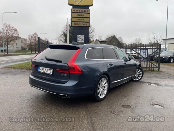 Blue Volvo V90 2018 in Tartu, with an engine capacity of 2.00 L and mileage of 236 thousand km for 18000 €, photo 4 on AUTOMOTO.COM.LV