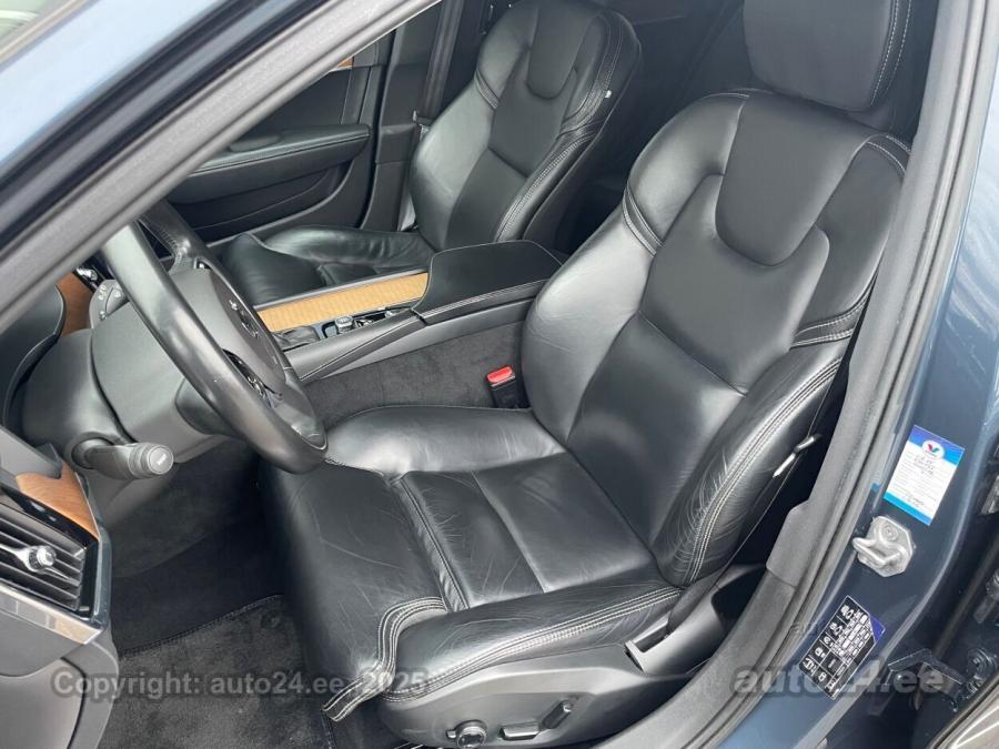 Blue Volvo V90 2018 in Tartu, with an engine capacity of 2.00 L and mileage of 236 thousand km for 18000 €, photo 7 on AUTOMOTO.COM.LV