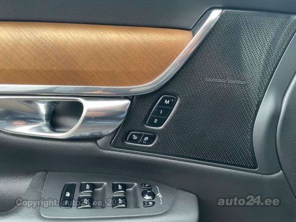 Blue Volvo V90 2018 in Tartu, with an engine capacity of 2.00 L and mileage of 236 thousand km for 18000 €, photo 11 on AUTOMOTO.COM.LV