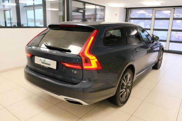 Zils Volvo V90 2018 Viļņa, ar dzinēja tilpumu 1.97 L un nobraukumu 156 tūkst. km par 26900 €, foto 2 vietnē AUTOMOTO.COM.LV