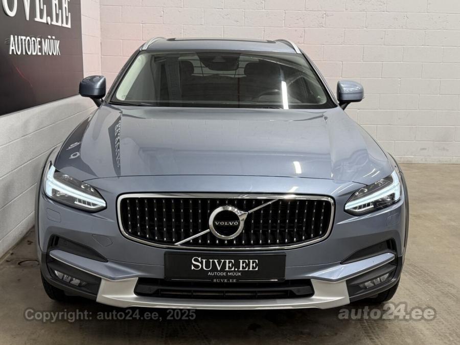 Blue Volvo V90 2018 in Tallinn, with an engine capacity of 2.00 L and mileage of 155 thousand km for 23495 €, photo 2 on AUTOMOTO.COM.LV