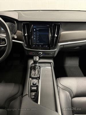 Blue Volvo V90 2018 in Tallinn, with an engine capacity of 2.00 L and mileage of 155 thousand km for 23495 €, photo 20 on AUTOMOTO.COM.LV