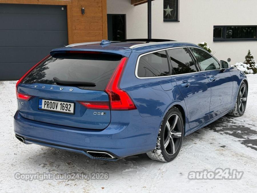 Blue Volvo V90 2018 in Parnu, with an engine capacity of 2.00 L and mileage of 256 thousand km for 18000 €, photo 2 on AUTOMOTO.COM.LV