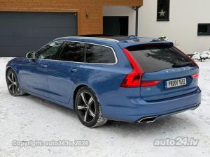 Blue Volvo V90 2018 in Parnu, with an engine capacity of 2.00 L and mileage of 256 thousand km for 18000 €, photo 5 on AUTOMOTO.COM.LV