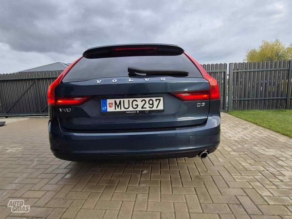 Blue Volvo V90 2018 in Vilnius, with an engine capacity of 2.00 L and mileage of 165 thousand km for 16950 €, photo 5 on AUTOMOTO.COM.LV