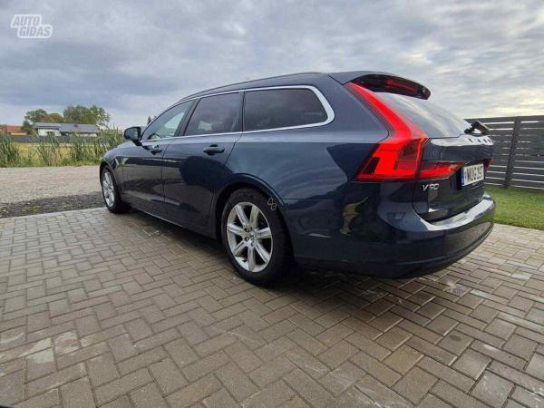 Blue Volvo V90 2018 in Vilnius, with an engine capacity of 2.00 L and mileage of 165 thousand km for 16950 €, photo 6 on AUTOMOTO.COM.LV