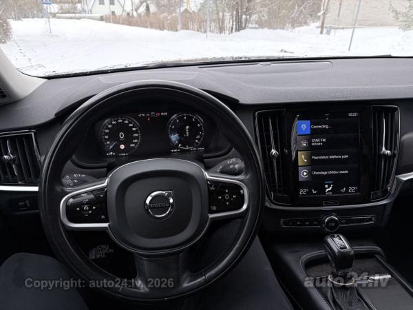 Blue Volvo V90 2018 in Tallinn, with an engine capacity of 2.00 L and mileage of 173 thousand km for 26000 €, photo 8 on AUTOMOTO.COM.LV