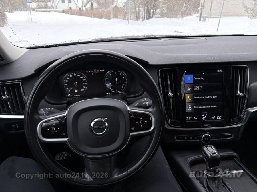 Blue Volvo V90 2018 in Tallinn, with an engine capacity of 2.00 L and mileage of 173 thousand km for 26000 €, photo 9 on AUTOMOTO.COM.LV