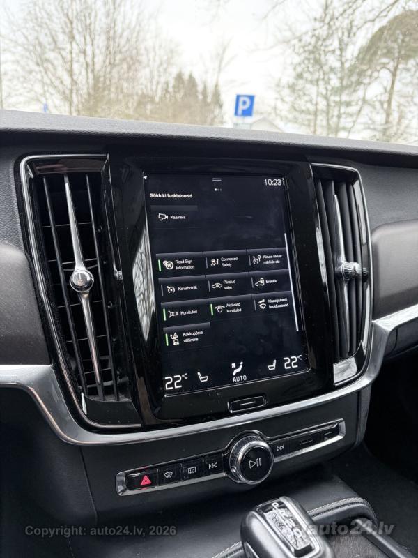 Blue Volvo V90 2018 in Tallinn, with an engine capacity of 2.00 L and mileage of 173 thousand km for 26000 €, photo 10 on AUTOMOTO.COM.LV