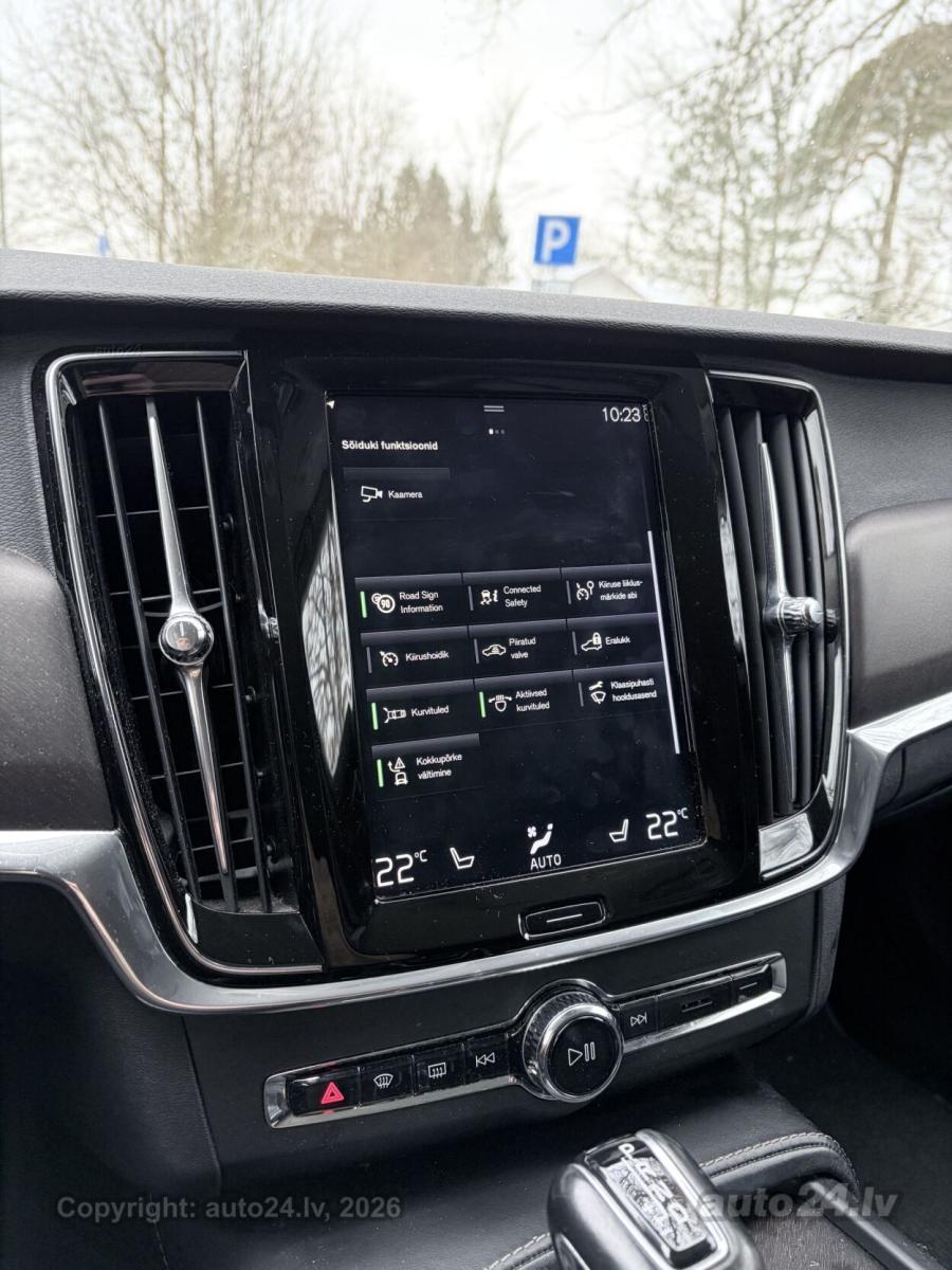 Blue Volvo V90 2018 in Tallinn, with an engine capacity of 2.00 L and mileage of 173 thousand km for 26000 €, photo 11 on AUTOMOTO.COM.LV