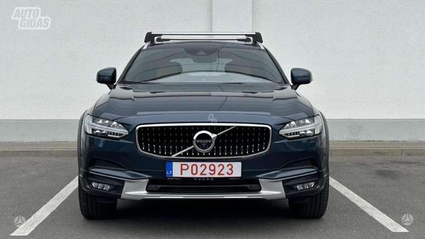 Blue Volvo V90 2018 in Kaunas, with an engine capacity of 2.00 L and mileage of 97 thousand km for 24500 €, photo 2 on AUTOMOTO.COM.LV