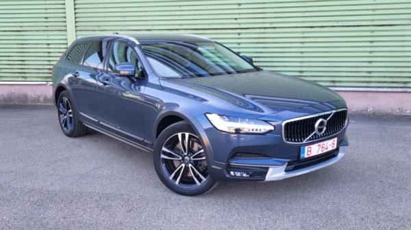 Blue Volvo V90 2018 in Riga, with an engine capacity of 2.00 L and mileage of 198 thousand km for 23500 €, photo 3 on AUTOMOTO.COM.LV