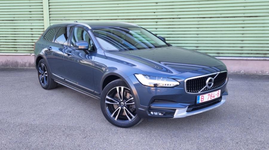 Zils Volvo V90 2018 Rīga, ar dzinēja tilpumu 2.00 L un nobraukumu 198 tūkst. km par 23500 €, foto 4 vietnē AUTOMOTO.COM.LV