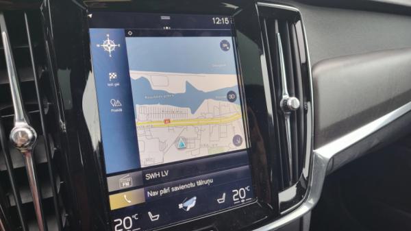 Blue Volvo V90 2018 in Riga, with an engine capacity of 2.00 L and mileage of 198 thousand km for 23500 €, photo 7 on AUTOMOTO.COM.LV