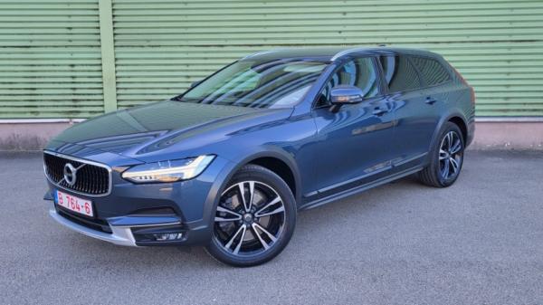 Blue Volvo V90 2018 in Riga, with an engine capacity of 2.00 L and mileage of 198 thousand km for 23500 €, photo 9 on AUTOMOTO.COM.LV