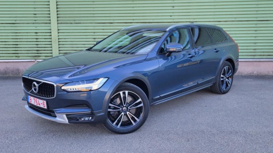 Zils Volvo V90 2018 Rīga, ar dzinēja tilpumu 2.00 L un nobraukumu 198 tūkst. km par 23500 €, foto 10 vietnē AUTOMOTO.COM.LV