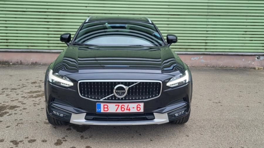Zils Volvo V90 2018 Rīga, ar dzinēja tilpumu 2.00 L un nobraukumu 198 tūkst. km par 23500 €, foto 14 vietnē AUTOMOTO.COM.LV