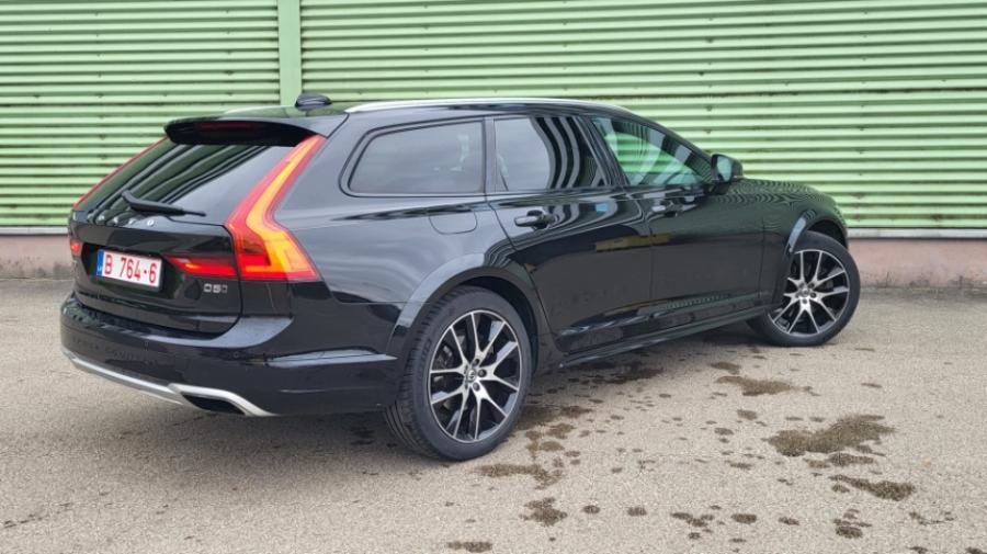Zils Volvo V90 2018 Rīga, ar dzinēja tilpumu 2.00 L un nobraukumu 198 tūkst. km par 23500 €, foto 20 vietnē AUTOMOTO.COM.LV