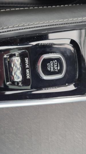 Zils Volvo V90 2018 Rīga, ar dzinēja tilpumu 2.00 L un nobraukumu 198 tūkst. km par 23500 €, foto 25 vietnē AUTOMOTO.COM.LV