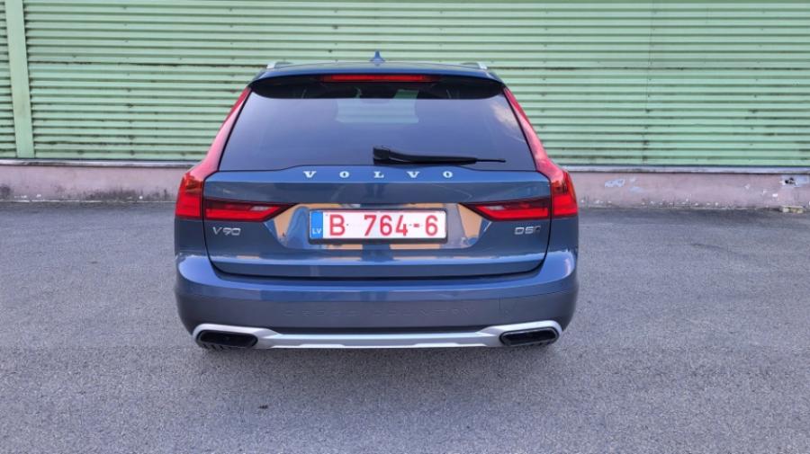 Zils Volvo V90 2018 Rīga, ar dzinēja tilpumu 2.00 L un nobraukumu 198 tūkst. km par 23500 €, foto 32 vietnē AUTOMOTO.COM.LV