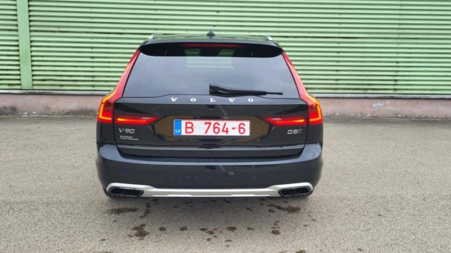 Zils Volvo V90 2018 Rīga, ar dzinēja tilpumu 2.00 L un nobraukumu 198 tūkst. km par 23500 €, foto 33 vietnē AUTOMOTO.COM.LV